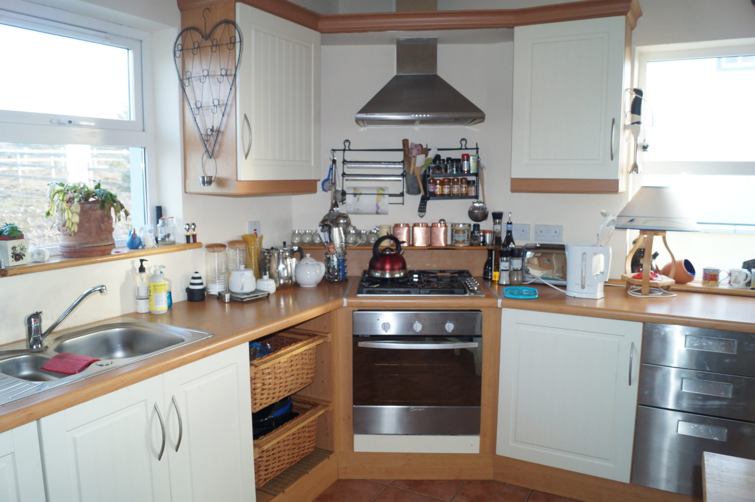 RANDALL – KITCHEN – COOKER AND SINK | McBride Auctioneers