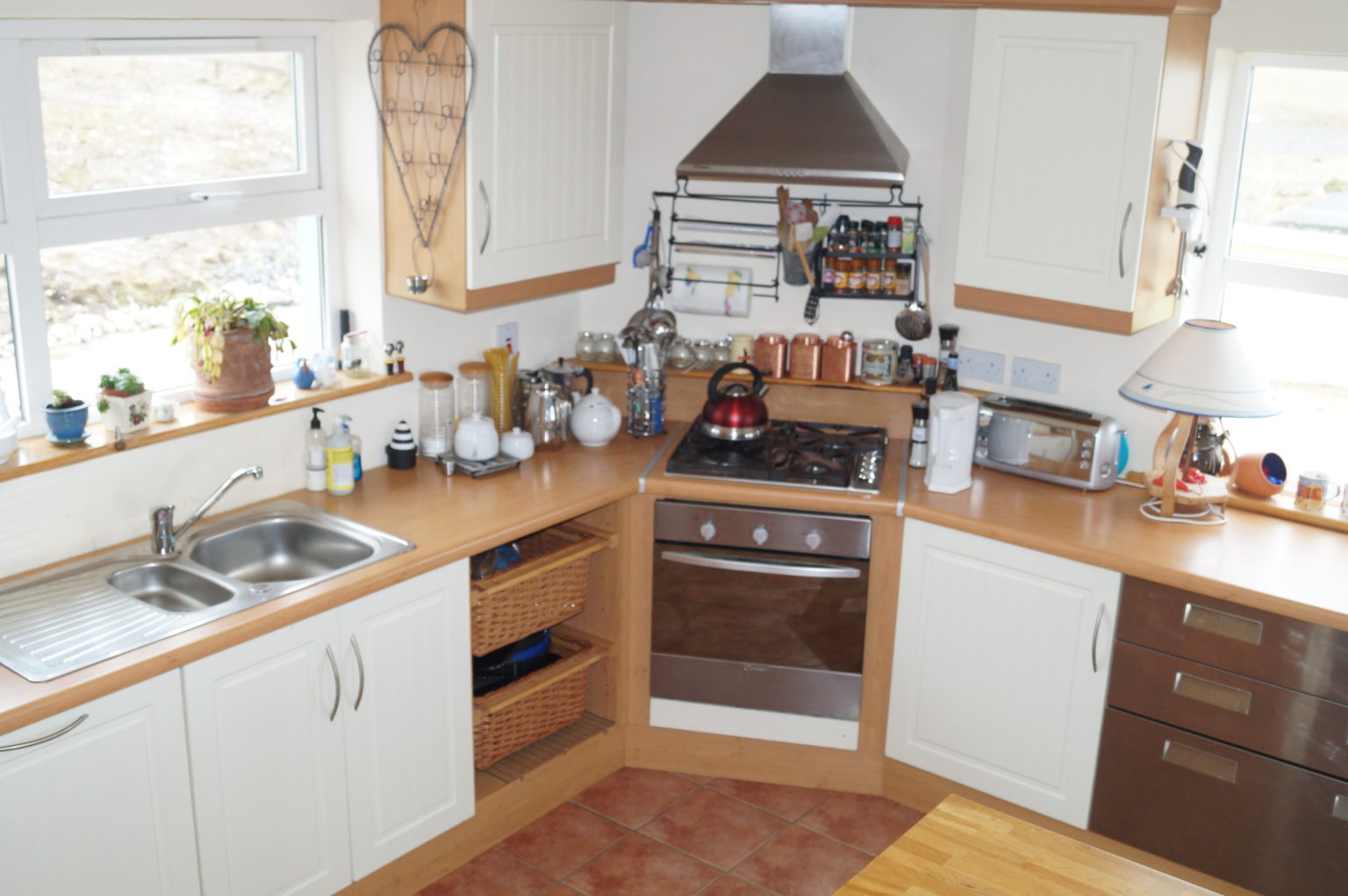 RANDALL – KITCHEN – COOKER AREA. | McBride Auctioneers