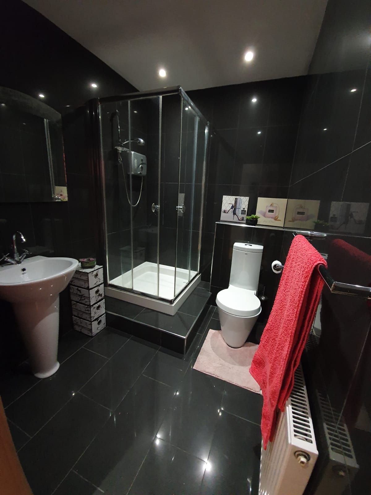 Petes Pub bathroom area 2020 | McBride Auctioneers